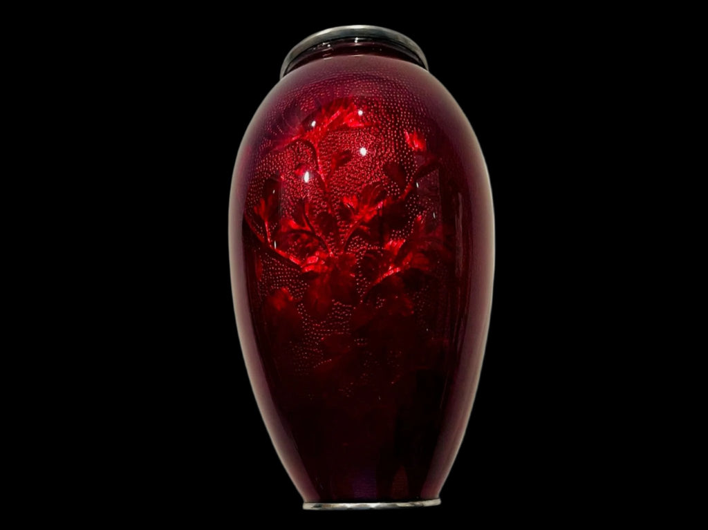 A Pigeon Blood Ginabari Akasuke Style Vase Made In Japan – Designer ...