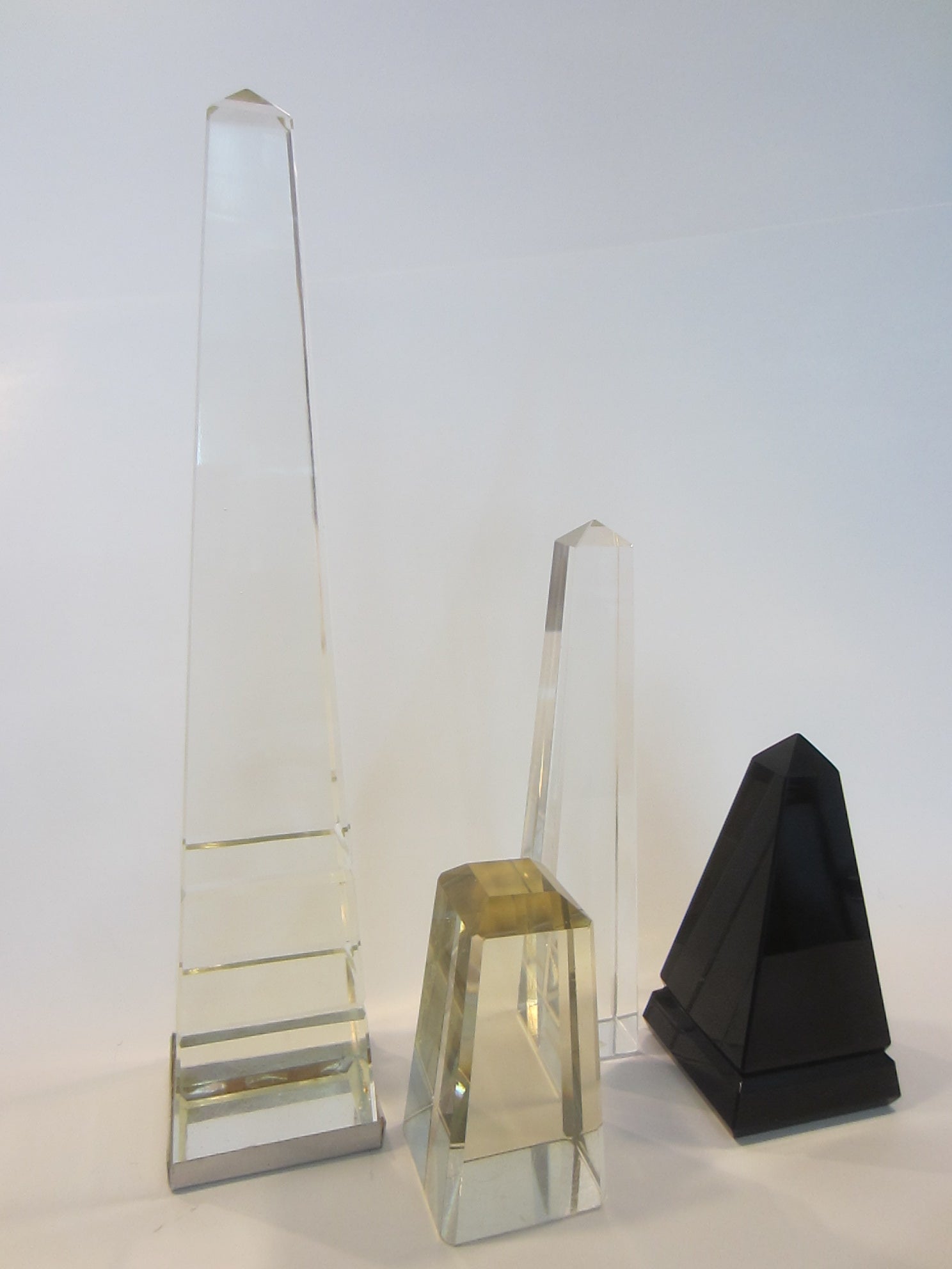 Art Glass Obelisks Suite Inspires Parisian Monuments – Designer Unique ...