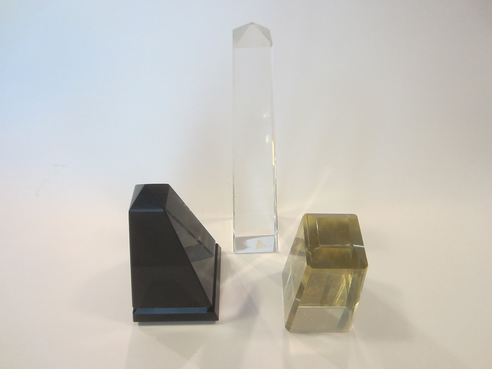 Art Glass Obelisks Suite Inspires Parisian Monuments – Designer Unique ...