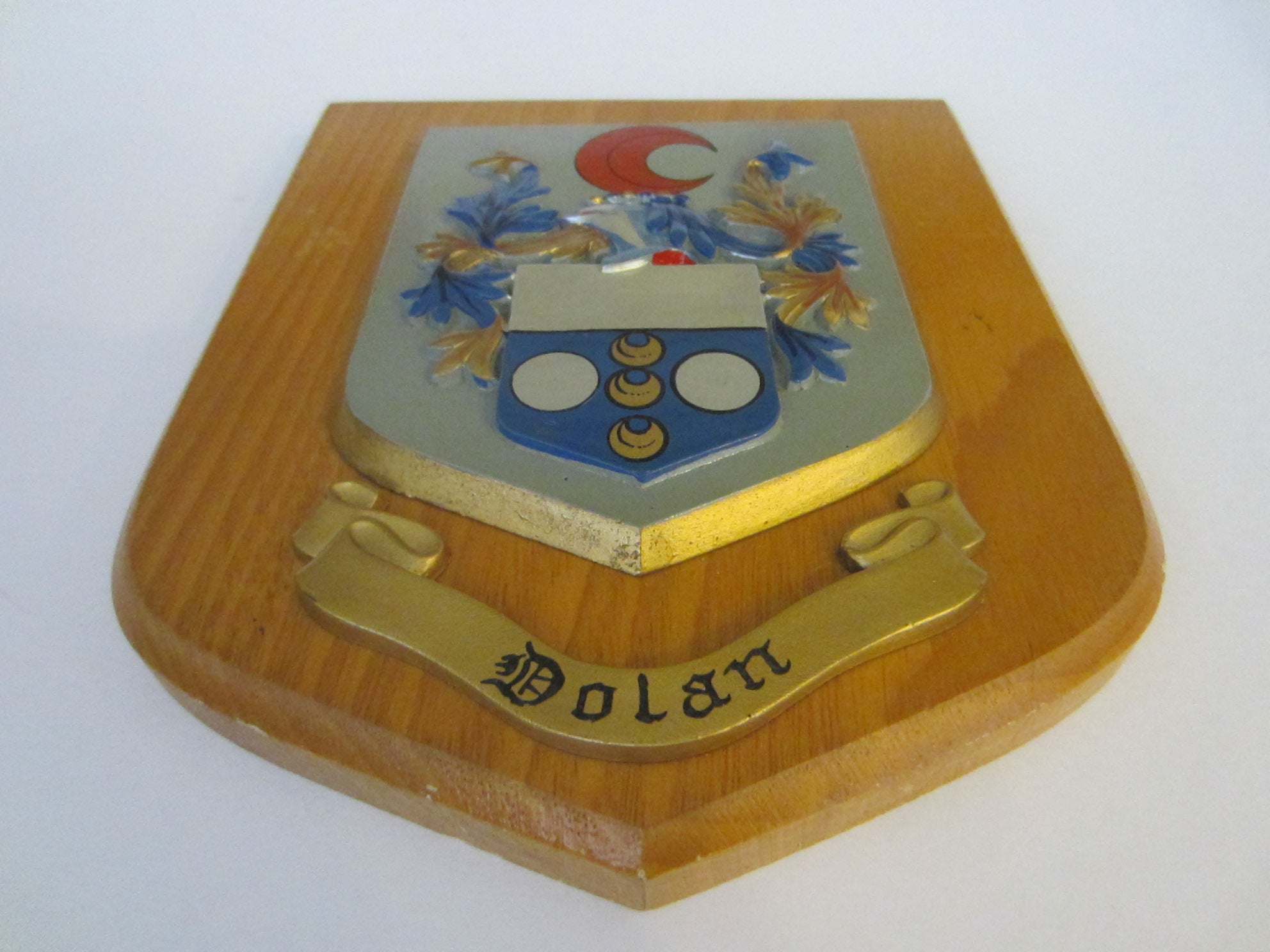 Dolan Family Crest Great Britain Plaque Crescent Coat Of Arm – Designer ...