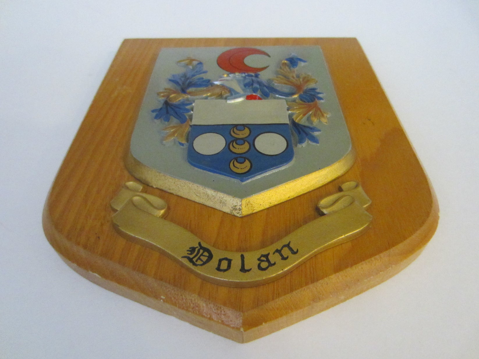 Dolan Family Crest Great Britain Plaque Crescent Coat Of Arm – Designer ...