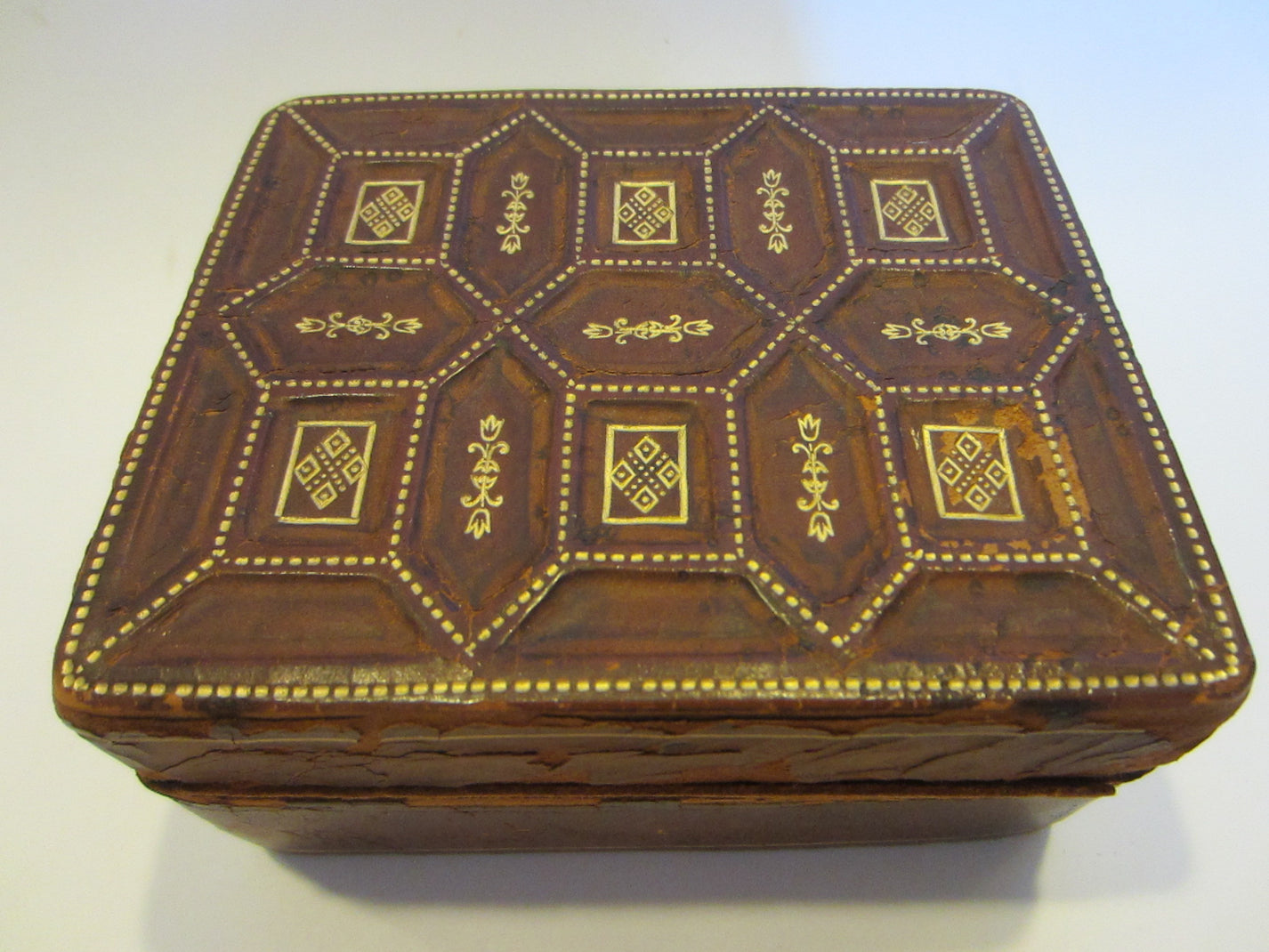 S Lutie Firenze Brown Embossed Gold Geometric Italy Leather Box ...