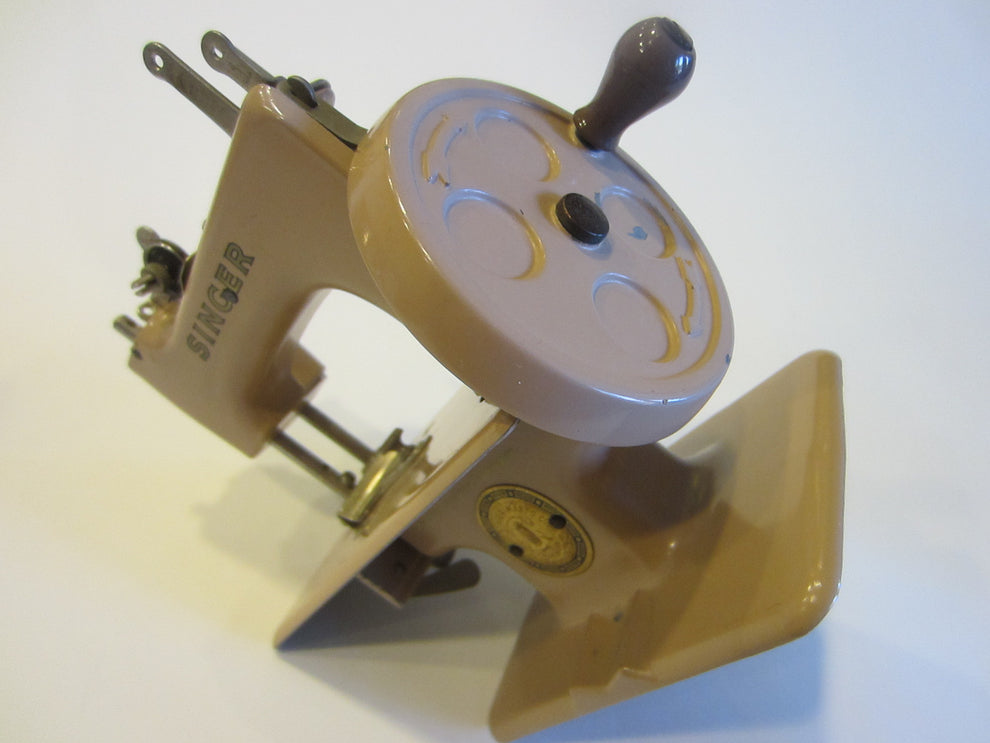 Singer Great Britain Simanco Vintage Mini Sewing Machine – Designer ...