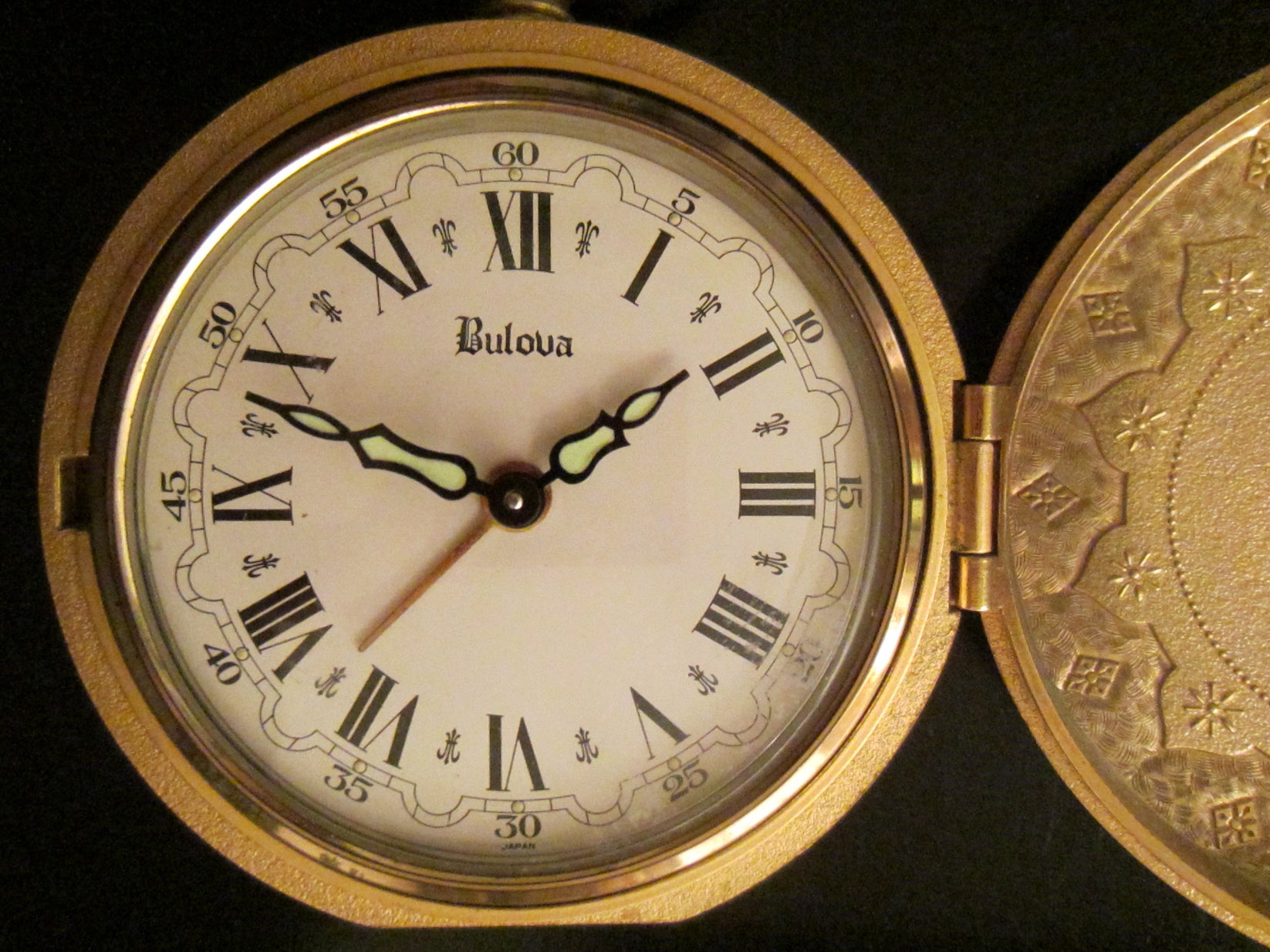 Bulova Japan Pendant Floral Crest Covered Clock – Designer Unique Finds